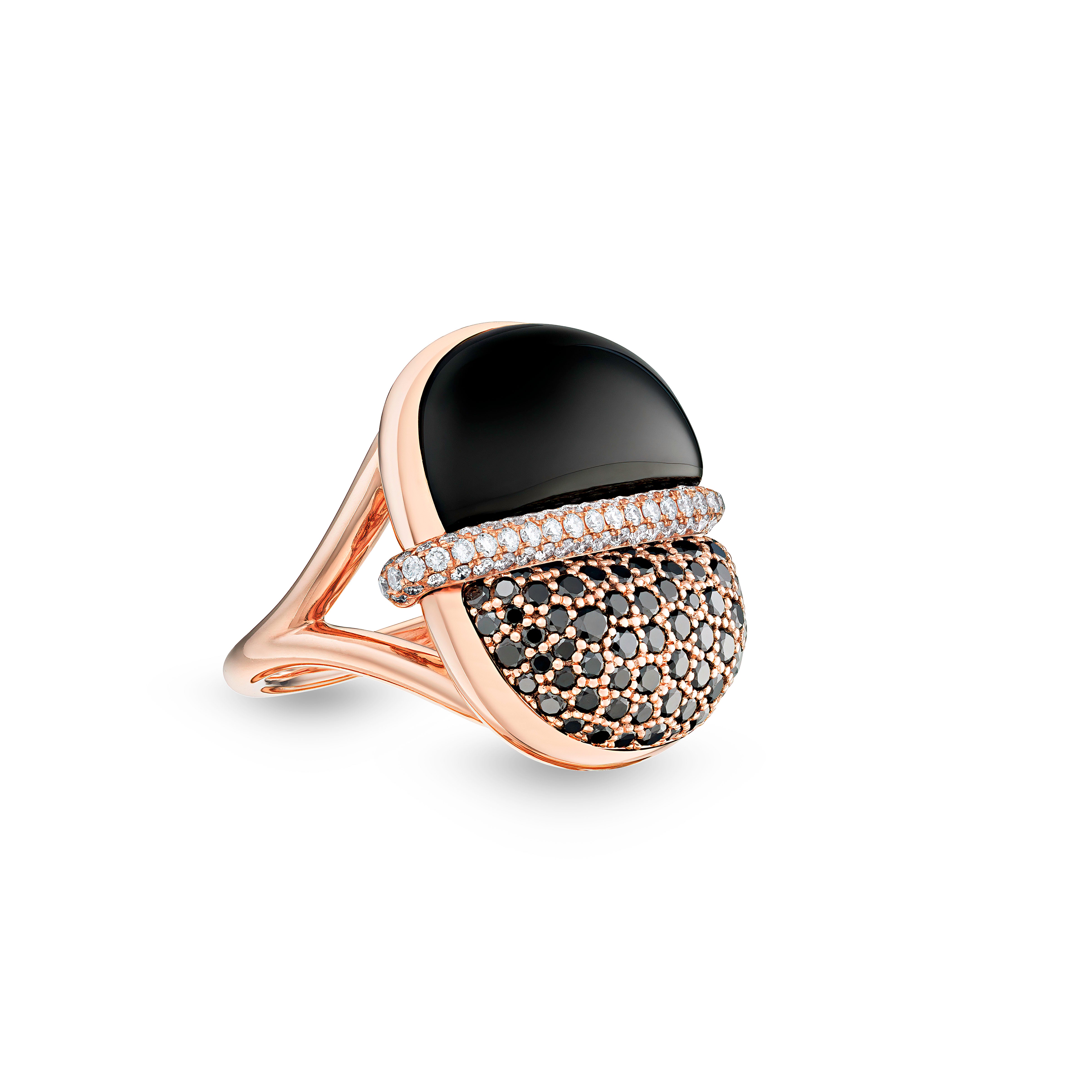 Amrita Large Round Ring in Black Onyx and Diamonds – MARCELINE PARIS