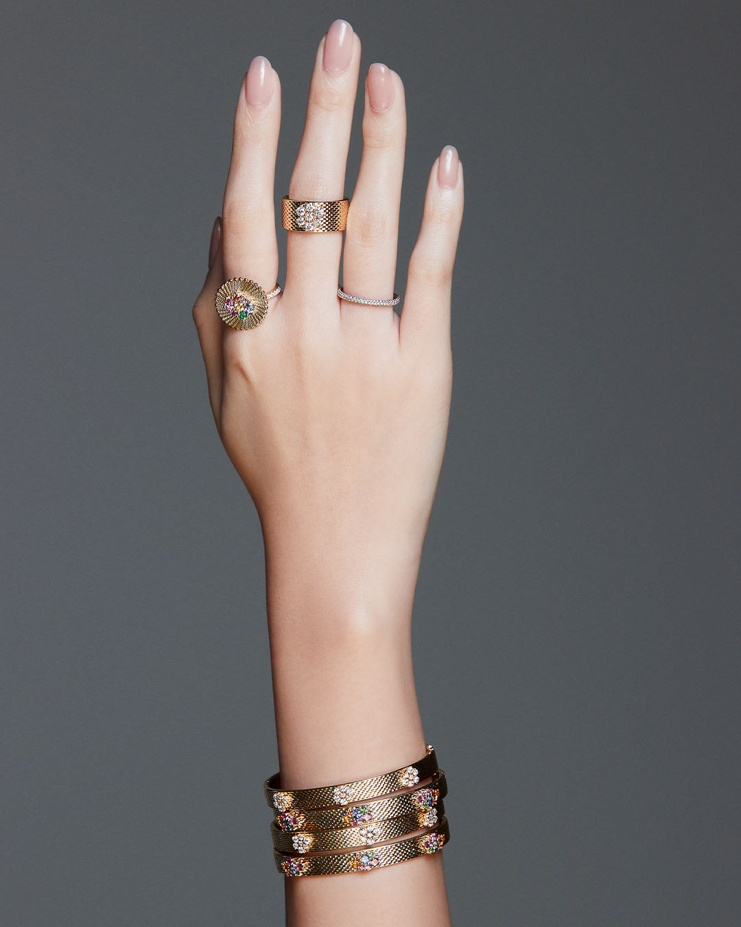 Seven Sisters Rainbow Ring in 18K Yellow Gold with Guilloche engraving ...