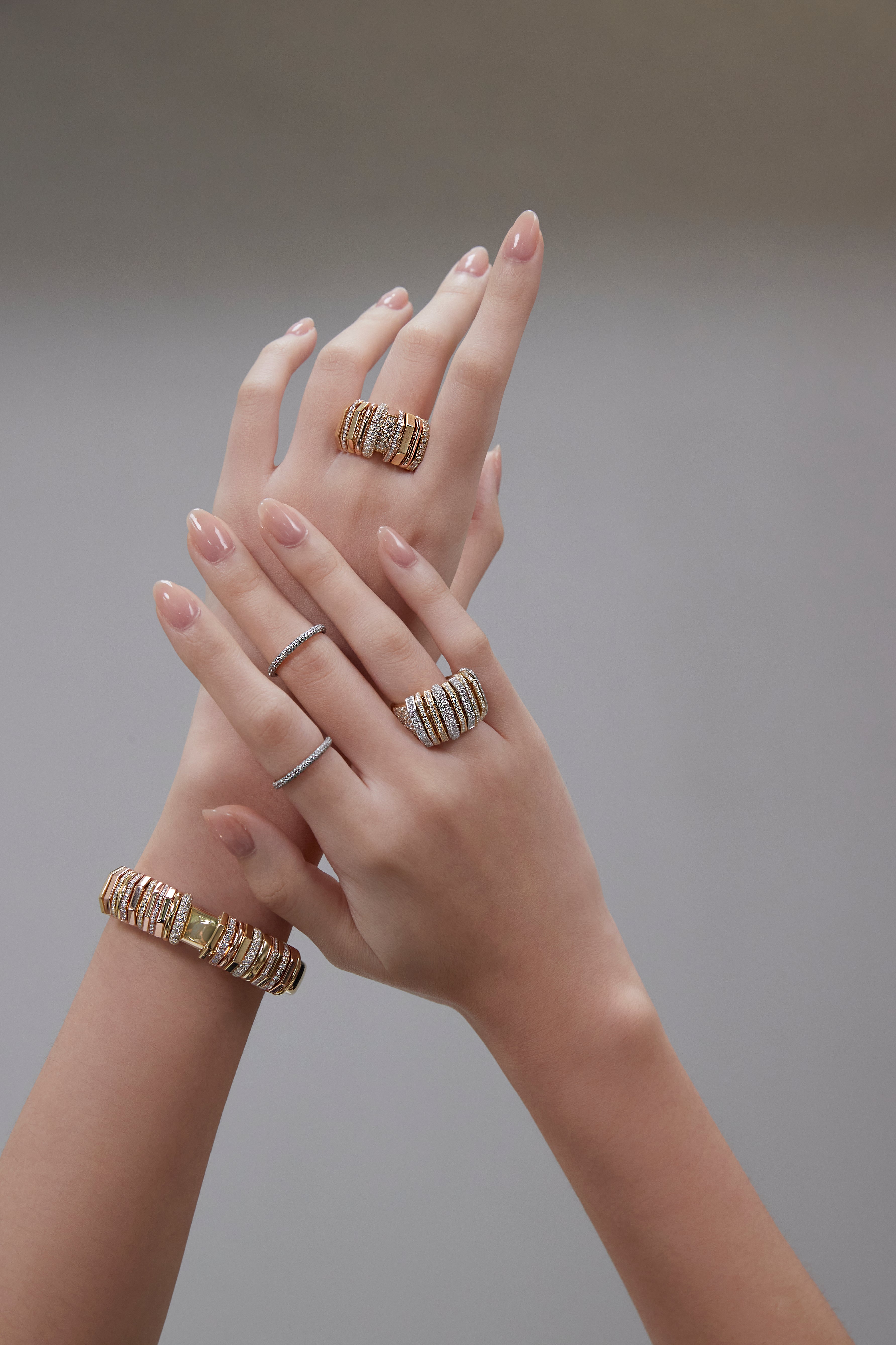 Whisper Ring with Pavé on Band and Full Diamond Links – MARCELINE PARIS